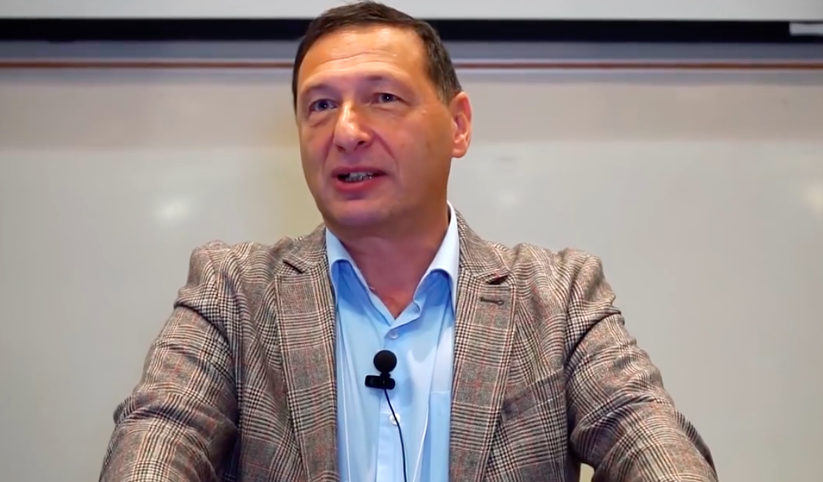 Flamman | Ett kvartssekel av förtryck